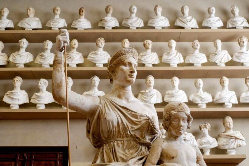 Florence: Private City Walking Tour with Accademia & Uffizi - Key Points