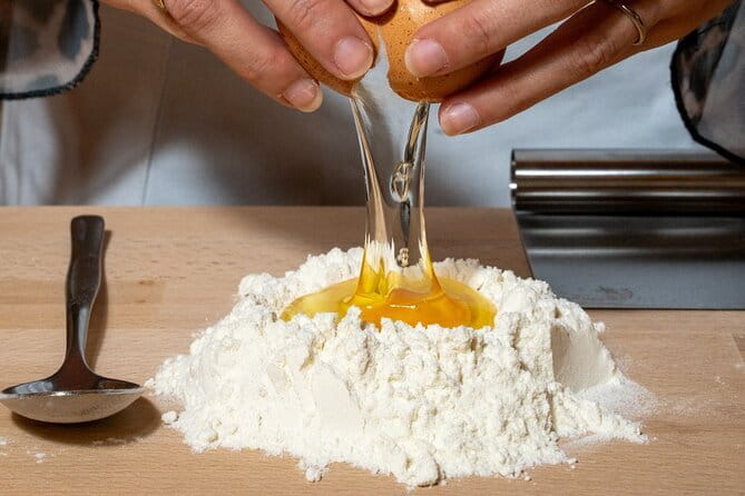 Florence: Ravioli & Pasta Class with Tiramisu and Unlimited Wine - Why This Tour Works for Different Travelers