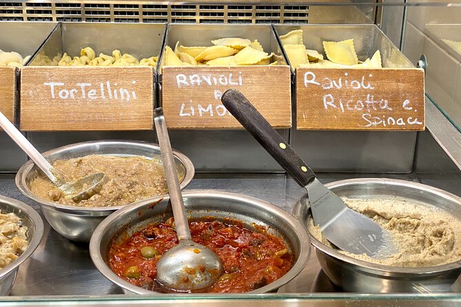 Florence: Street Food Tour and Sightseeing With Local Expert Guide in 2.5 Hours - Indulging in Local Culinary Delights