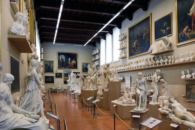 Florence: Tour of Michelangelo's David with Priority Access - Logistics: Timing, Group Size, and Comfort