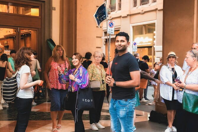 Florence Unveiled: "A Walking Tour Journey Through History" - Authentic Stories and Local Insights