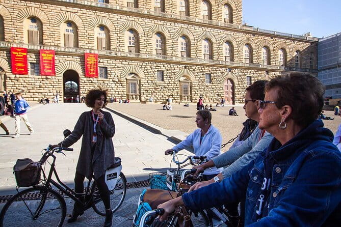 Florence Vintage Bike Tourguided, small group or private option - The Experience in Practice