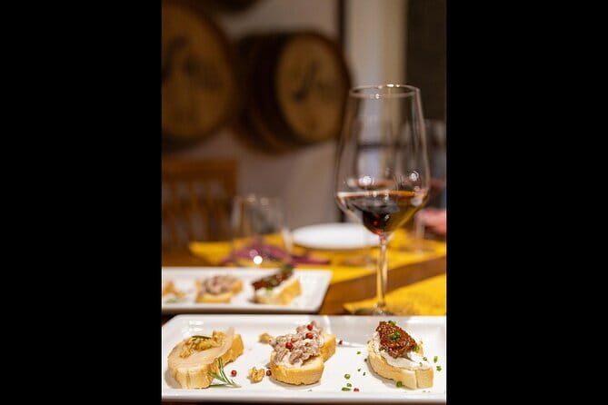 Florence Wine Tasting Experience with Seven Types of Tuscan Wine - The Venue and Atmosphere