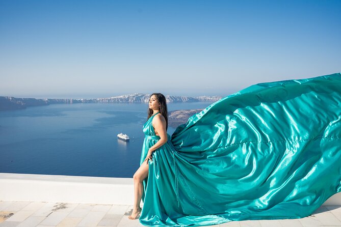 Flying Dress Photoshoot Tour in Santorini & Pick up - Photography Details and Quality