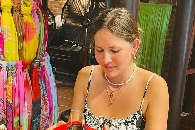 Foldable Lantern Art Class with Acrylic Painting Hoi An - The Authenticity and Value of the Experience