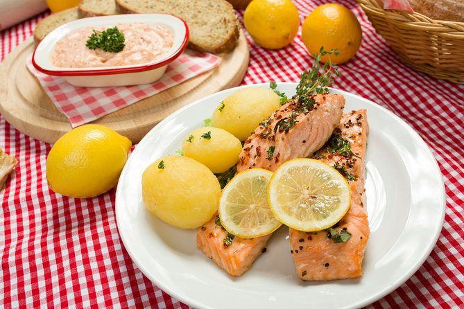 Folklore Dinner With Unlimited Drinks 4course Menu - Guest Reviews and Feedback