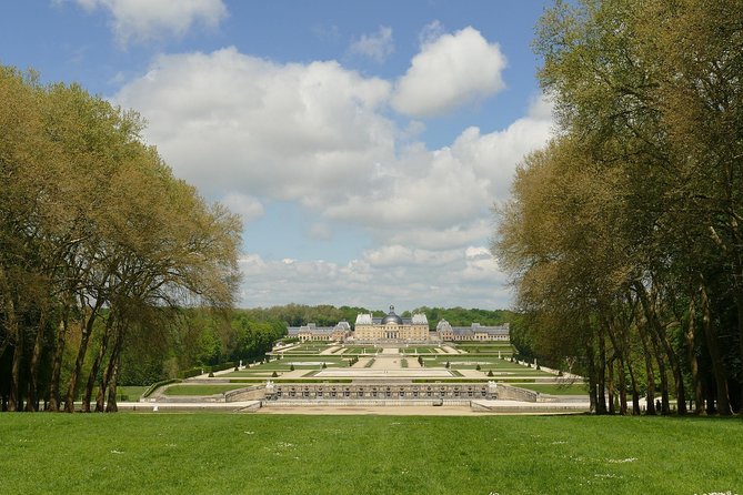 Fontainebleau & Vaux-le-Vicomte Trip with Local Guide & Private Transportation - The Logistics and What to Expect