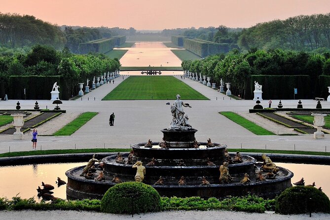 Fontainebleau, Versailles, Trianon Small group from Paris - Key Points