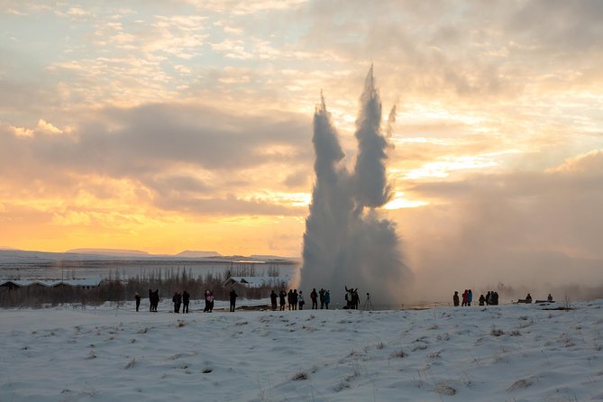 Fontana Geothermal Spa and Golden Circle Tour From Reykjavik - Experiencing Gullfoss Waterfall