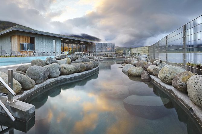 Fontana Geothermal Spa and Golden Circle Tour From Reykjavik - Relaxing at the Fontana Geothermal Spa