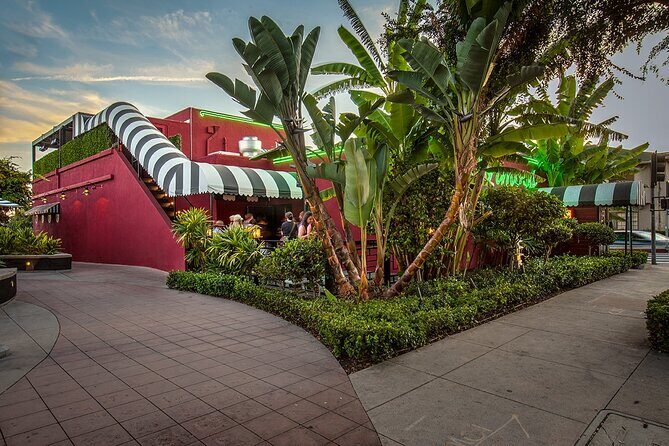 Food and Drink Tasting at the Historic Formosa Cafe - Exploring the Experience: What To Expect