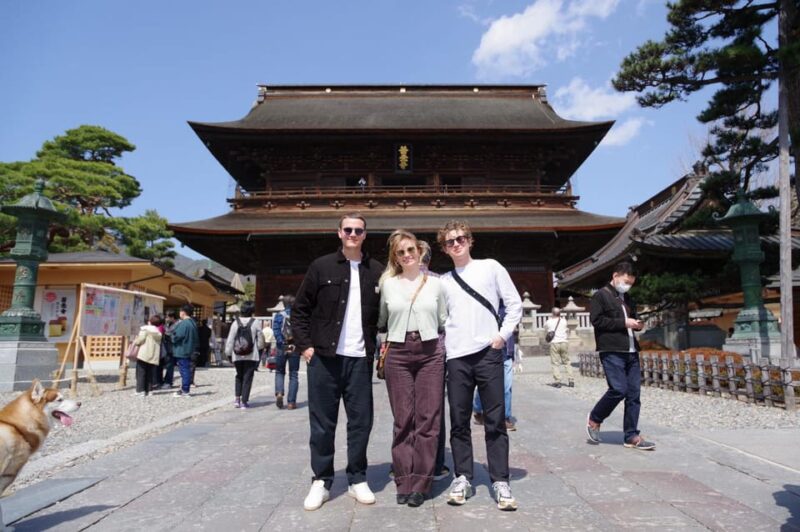 Food & Cultural Walking Tour Around Zenkoji Temple in Nagano - Key Points