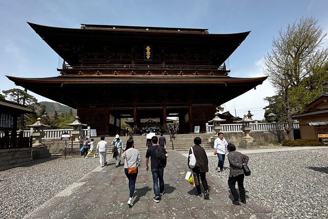 Food & Cultural Walking Tour Around Zenkoji Temple in Nagano - Traveler Reviews and Experiences