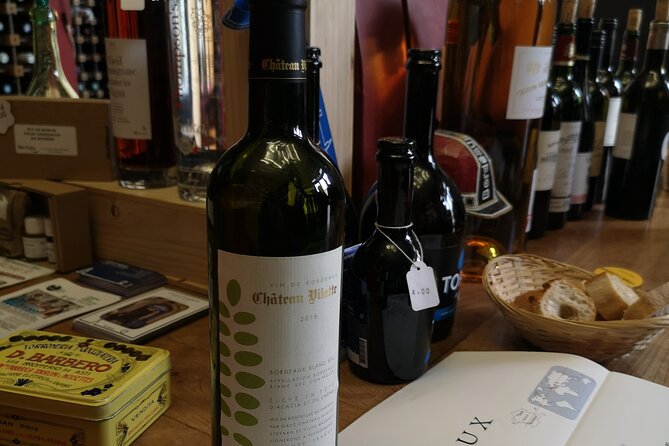 Food & History Tour in Bordeaux Old Town with Local Guide - Authenticity and Guides