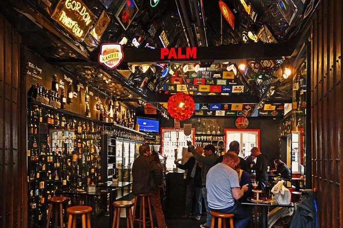 Food Tasting & Historical Walk - Guide Praise