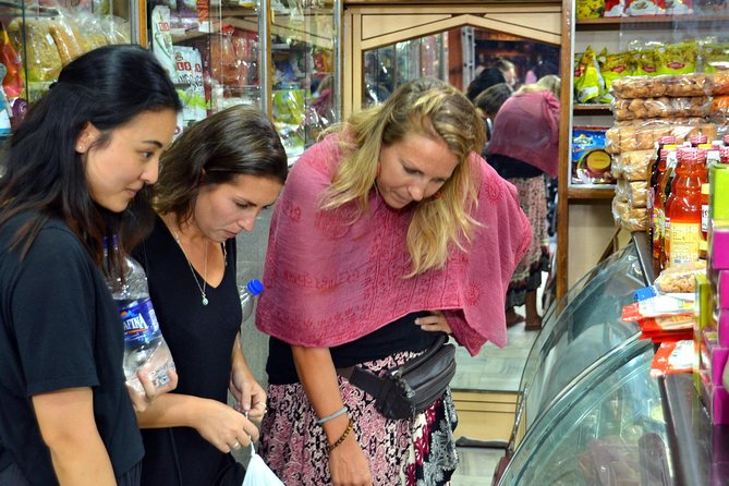 Food Tour and Eat like Locals - The Atmosphere and Neighborhoods