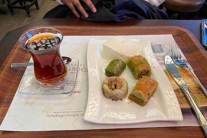 Food Tour in Istanbul With Local Guide - Guide and Group Information