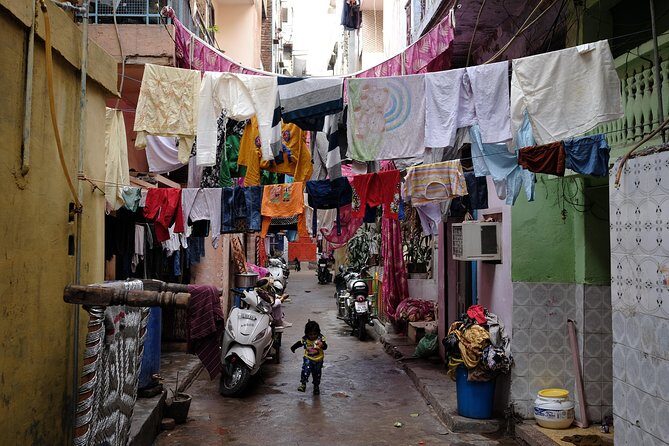 Foodies Walk Through Old Delhi - Stop 2: Nai Sarak Spice Market