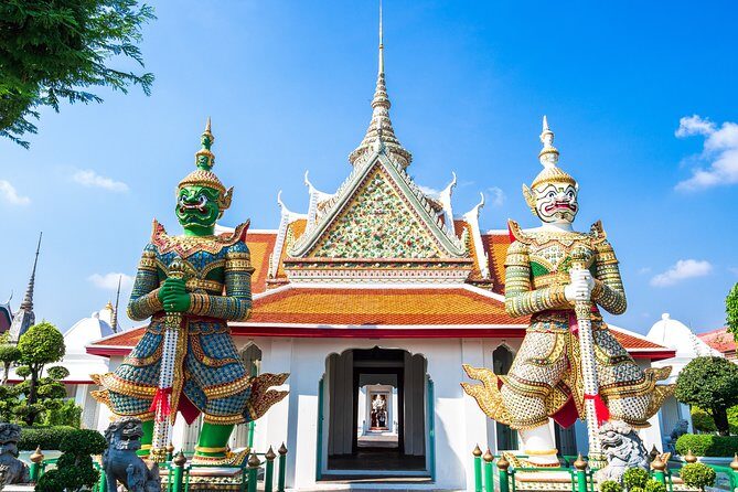Footsteps of Love: A Romantic Wander through Bangkoks Heart - The Royal and Cultural Gems