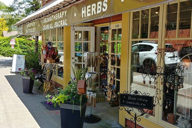 Fort Langley & Vineyard Explorer Private Tour - Key Points