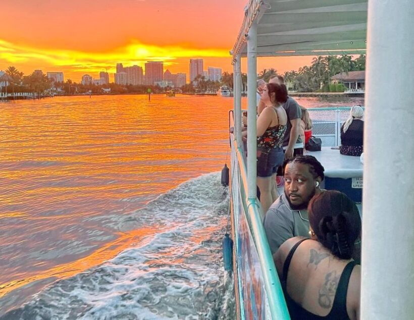 Fort Lauderdale: Evening Boat Cruise with Downtown Views - The Boat and Its Comforts
