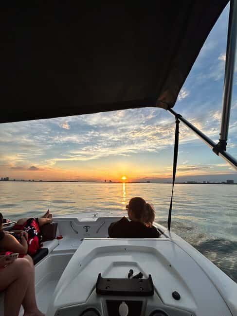 Fort Lauderdale: Sunset Boat Tour with "French Appetizer" - Key Points
