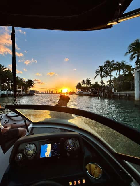 Fort Lauderdale: Sunset Boat Tour with "French Appetizer" - The French Appetizer Experience