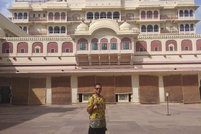 Forts and Palaces Tour of Jaipur (guided full day tour in AC car) - Key Points
