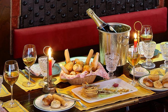 Four-course Food & Wine Pairing Elegant Dinner in Venice - Logistics and Meeting Point