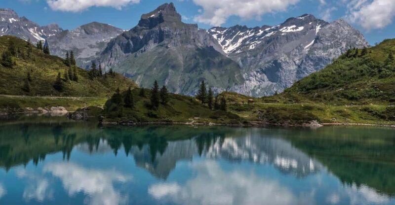 Four-Lake Hike in Engelberg: an Unforgettable Alpine Adventure - Scenic Hike From Trüebsee to Engstlensee