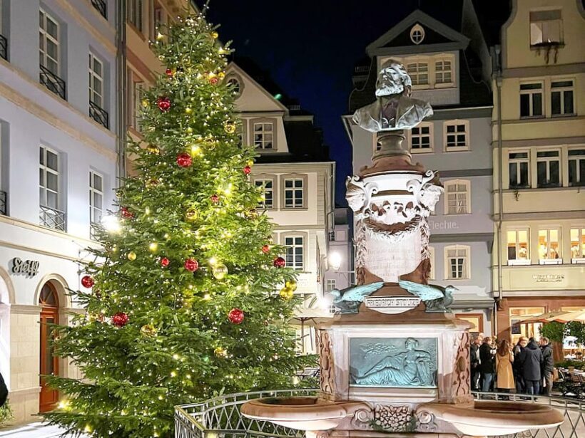 Frankfurt: Christmas Market & Old Town Tour 60 min-daily 16:00-in German - Key Points