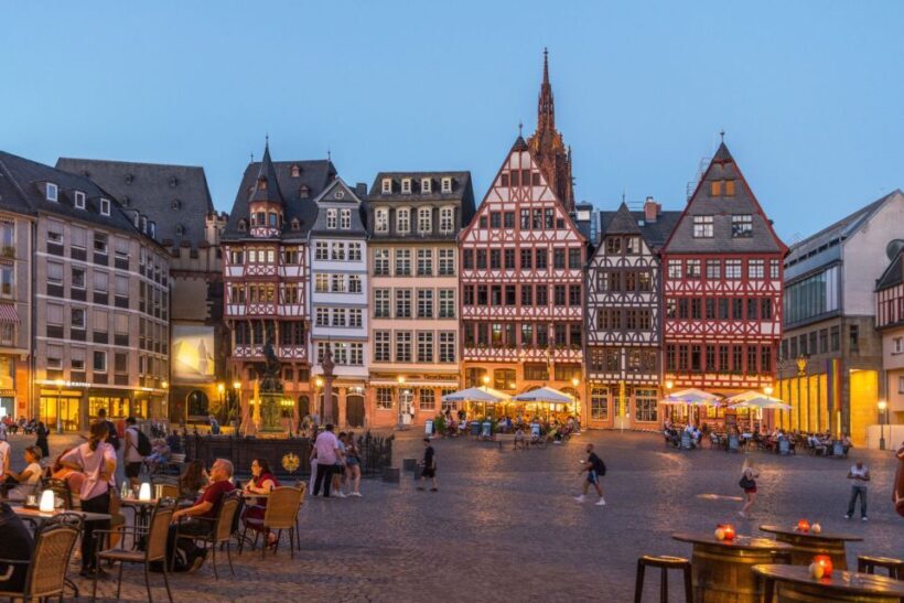 Frankfurt: Highlights and New Old Town English-Language Tour - The Value of the Experience