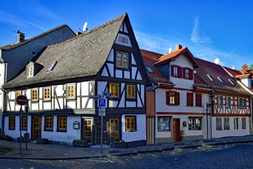 Frankfurt: Höchst Walking Tour with a Local - FAQ