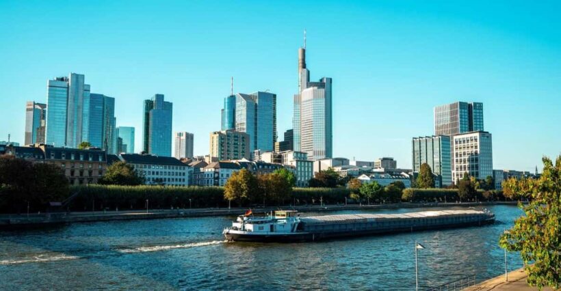 Frankfurt: Insta-Perfect Walk with a Local - The Experience: Practical Tips and Traveler Feedback