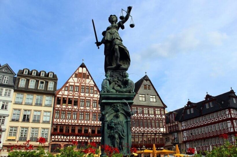 Frankfurt: Must-See Attractions Walking Tour with a Guide - Who Should Sign Up?