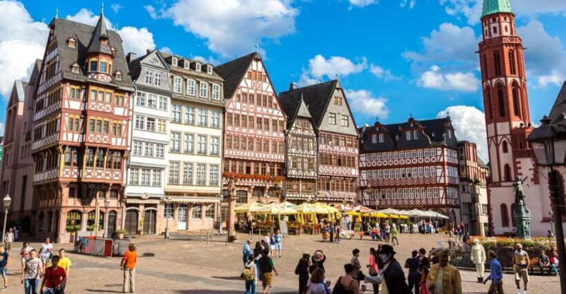 Frankfurt: Old Town Highlights Private Walking Tour - Exploring Frankfurt’s Old Town: A Close-Up View