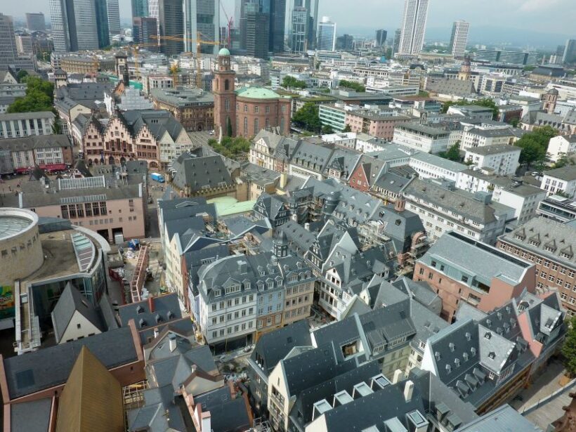 Frankfurt - Old Town Historic Walking Tour - Key Points