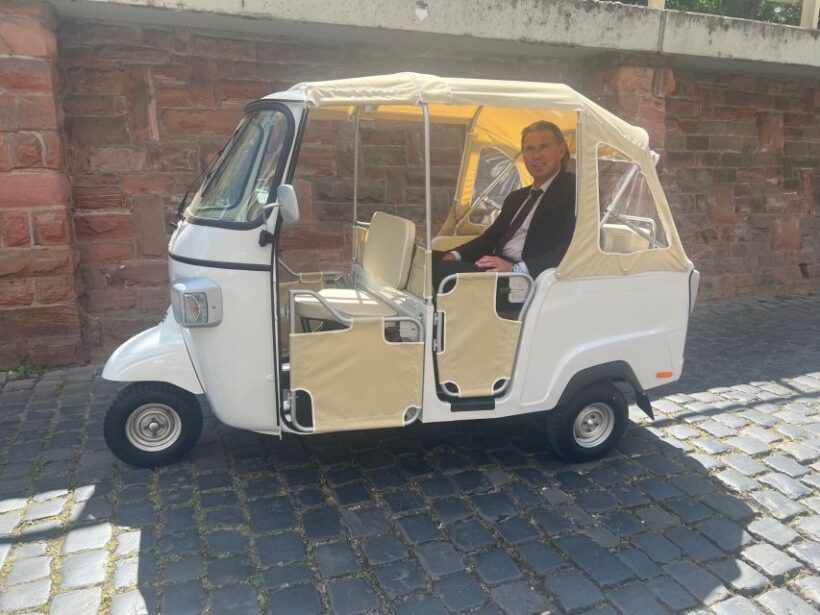 Frankfurt: Private Sightseeing Tour in Retro Ape Calessino - FAQ