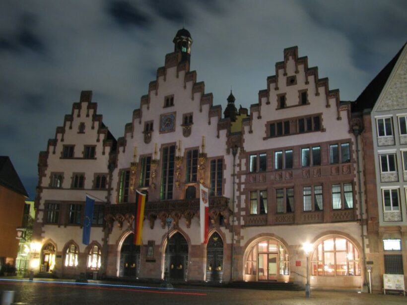 Frankfurt: Scary Sightseeing Tour with The Hangman - An Authentic Nighttime Walk Through Frankfurt’s Dark Side