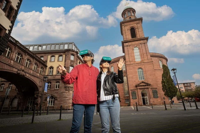 Frankfurt: Walking Tour - discover the city with VR glasses - Key Points