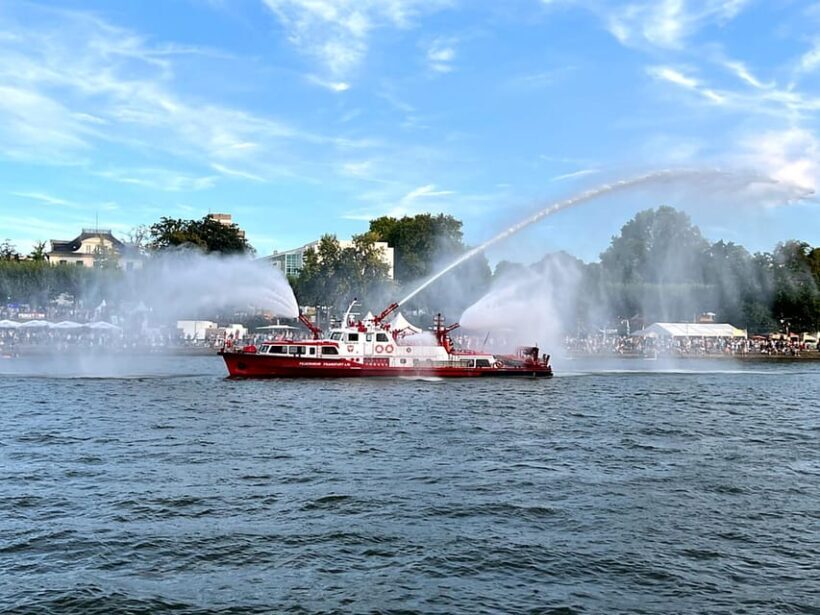 Frankfurt: Walking tour in German in private - just for you and your friends - FAQ