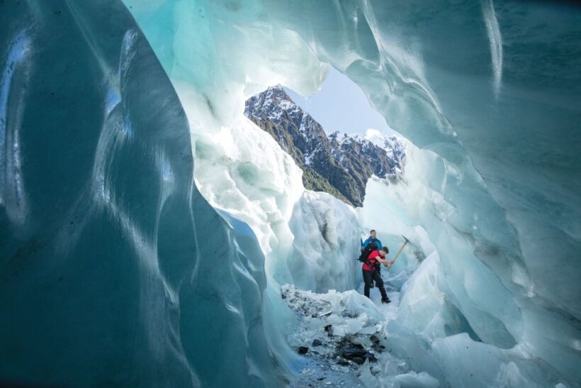 Franz Josef: 2.5 Hour Glacier Hike with Helicopter Transfer - The Sum Up