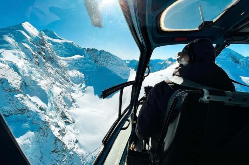Franz Josef Glacier: Helicopter Flight & Alpine Landing - An In-Depth Look at the Experience