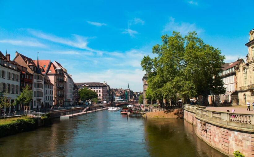 Freiburg: Express Walk with a Local in 60 minutes - Key Points