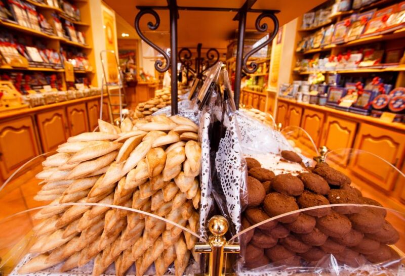 French Food, Restaurants in Paris Self-Guided Tour Booklet - Discover French Cuisine in Paris