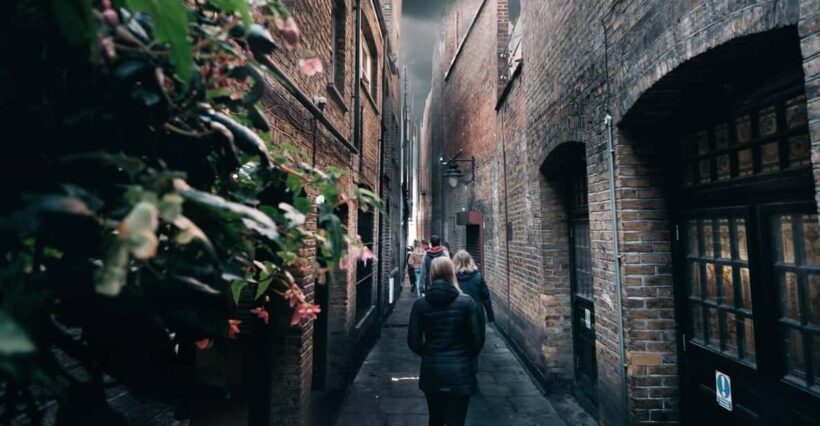 French Language: Original Harry Potter Walking Tour - Key Points