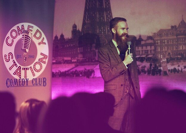 Friday & Saturday night comedy club entry - The Audience and Atmosphere