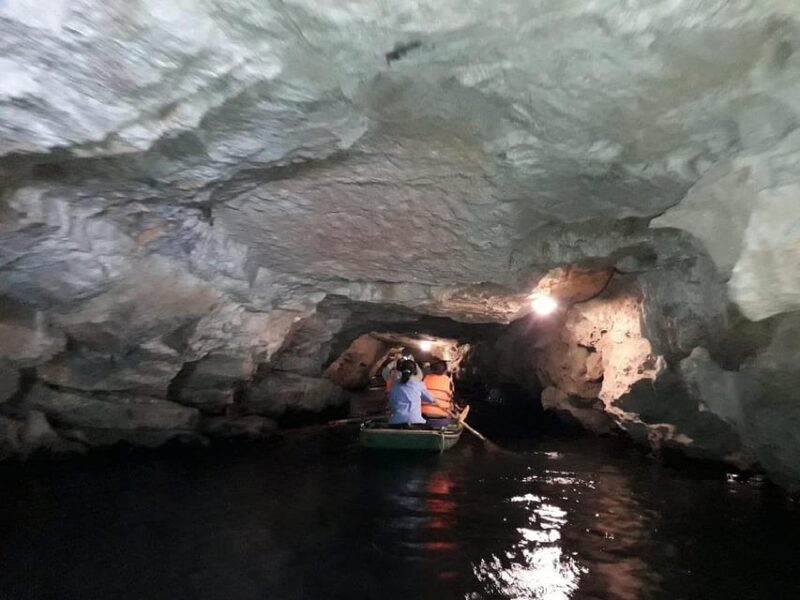 Friendly Travel: Hoa L/ Trang An/ Mua Cave - Limousine Car - Key Points