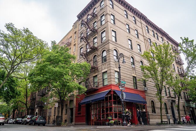Friends Filming Locations in New York City with Private Guide - Key Points