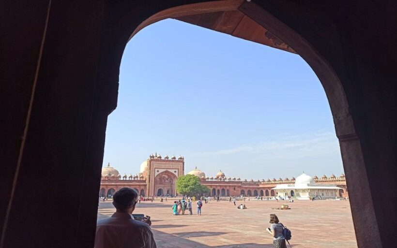 From Agra: One Day Trip of Taj Mahal & Fatehpur Sikri - The Drawbacks